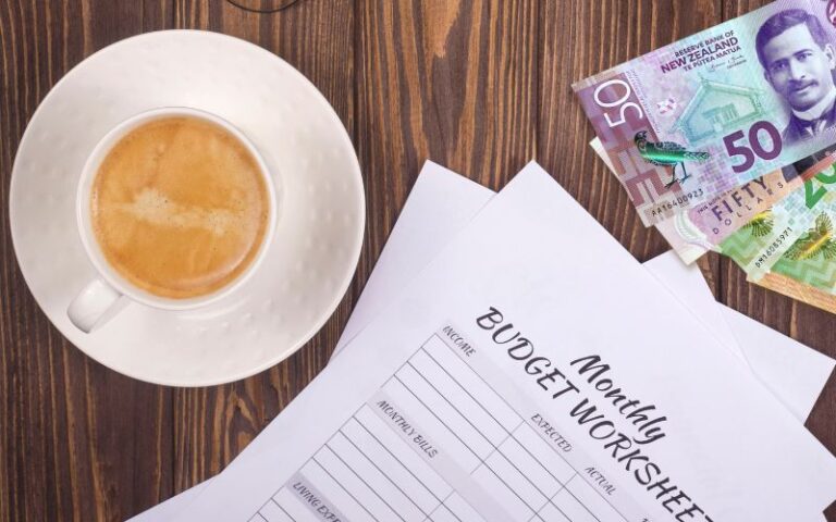 How to Get a Month Ahead on Bills | Mum's Money New Zealand + Australia